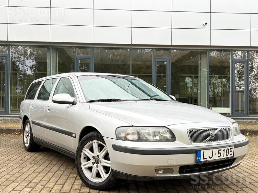 Dzeltens Volvo V70 2001 Rīga, ar dzinēja tilpumu 2.40 L un nobraukumu 0 tūkst. km par 1750 €, foto 1 vietnē AUTOMOTO.COM.LV