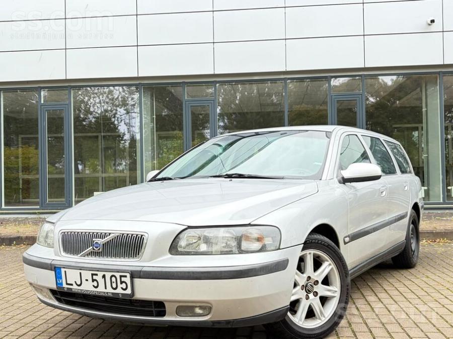 Dzeltens Volvo V70 2001 Rīga, ar dzinēja tilpumu 2.40 L un nobraukumu 0 tūkst. km par 1750 €, foto 3 vietnē AUTOMOTO.COM.LV
