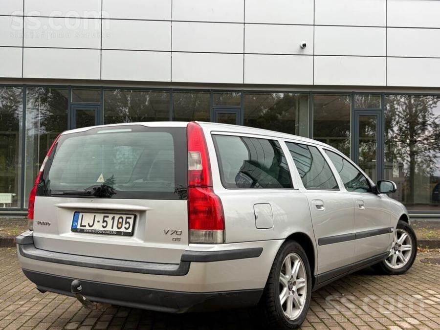 Dzeltens Volvo V70 2001 Rīga, ar dzinēja tilpumu 2.40 L un nobraukumu 0 tūkst. km par 1750 €, foto 4 vietnē AUTOMOTO.COM.LV