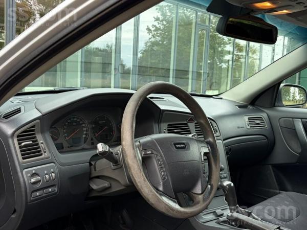 Dzeltens Volvo V70 2001 Rīga, ar dzinēja tilpumu 2.40 L un nobraukumu 0 tūkst. km par 1750 €, foto 7 vietnē AUTOMOTO.COM.LV