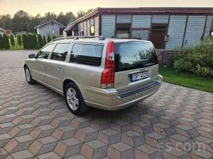 Dzeltens Volvo V70 2005 Talsi, ar dzinēja tilpumu 2.40 L un nobraukumu 284 tūkst. km par 3999 €, foto 4 vietnē AUTOMOTO.COM.LV