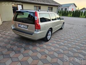 Dzeltens Volvo V70 2005 Talsi, ar dzinēja tilpumu 2.40 L un nobraukumu 284 tūkst. km par 3999 €, foto 5 vietnē AUTOMOTO.COM.LV