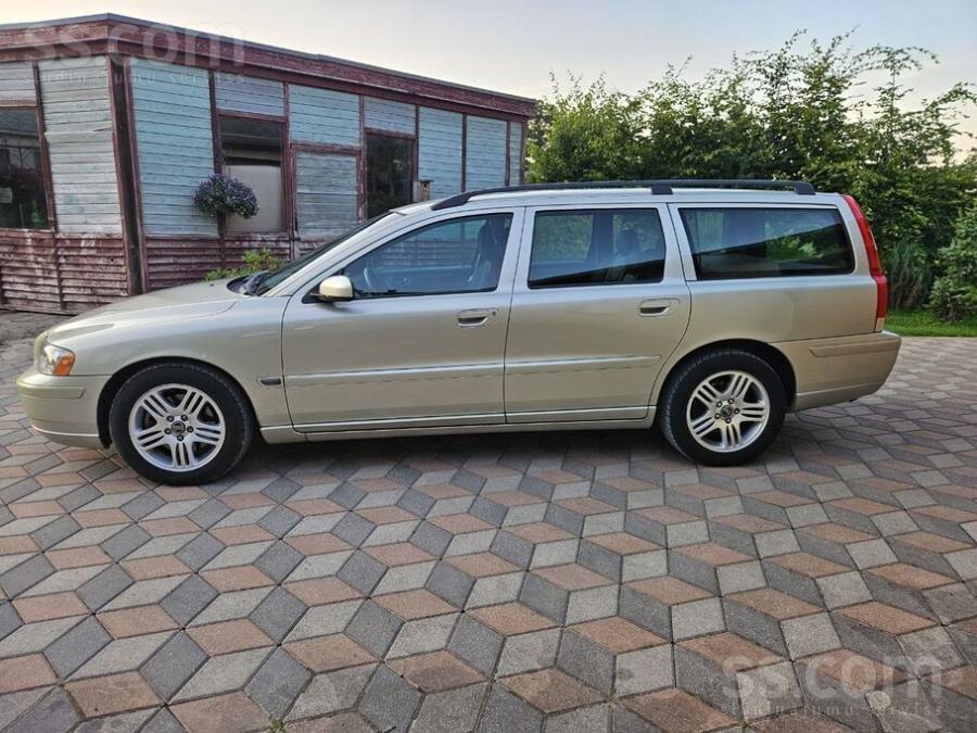 Dzeltens Volvo V70 2005 Talsi, ar dzinēja tilpumu 2.40 L un nobraukumu 284 tūkst. km par 3999 €, foto 6 vietnē AUTOMOTO.COM.LV
