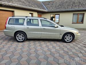 Dzeltens Volvo V70 2005 Talsi, ar dzinēja tilpumu 2.40 L un nobraukumu 284 tūkst. km par 3999 €, foto 7 vietnē AUTOMOTO.COM.LV