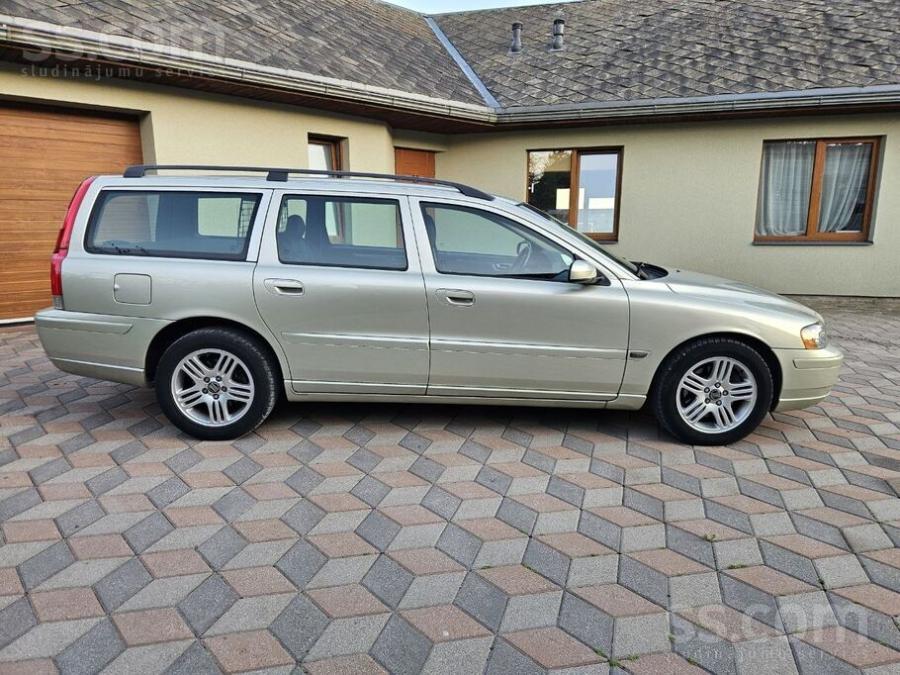 Dzeltens Volvo V70 2005 Talsi, ar dzinēja tilpumu 2.40 L un nobraukumu 284 tūkst. km par 3999 €, foto 7 vietnē AUTOMOTO.COM.LV