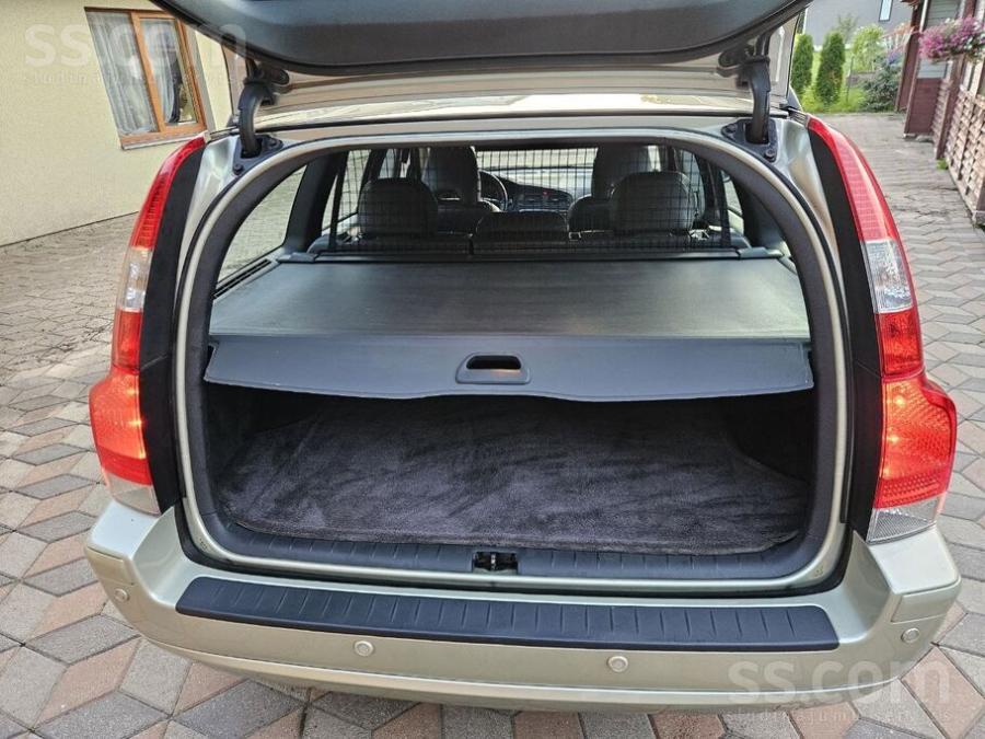 Dzeltens Volvo V70 2005 Talsi, ar dzinēja tilpumu 2.40 L un nobraukumu 284 tūkst. km par 3999 €, foto 10 vietnē AUTOMOTO.COM.LV