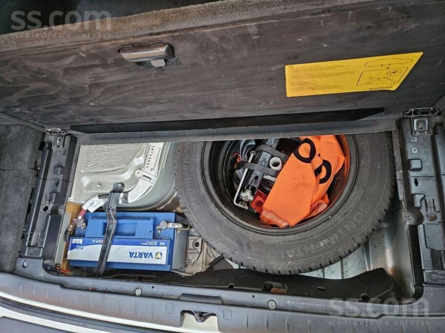Dzeltens Volvo V70 2005 Talsi, ar dzinēja tilpumu 2.40 L un nobraukumu 284 tūkst. km par 3999 €, foto 12 vietnē AUTOMOTO.COM.LV