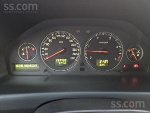 Dzeltens Volvo V70 2005 Talsi, ar dzinēja tilpumu 2.40 L un nobraukumu 284 tūkst. km par 3999 €, foto 23 vietnē AUTOMOTO.COM.LV