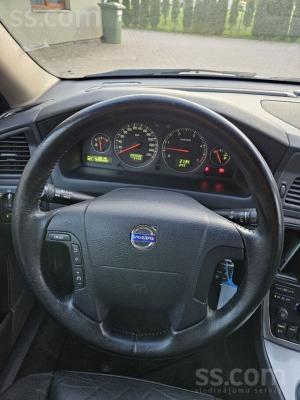 Dzeltens Volvo V70 2005 Talsi, ar dzinēja tilpumu 2.40 L un nobraukumu 284 tūkst. km par 3999 €, foto 24 vietnē AUTOMOTO.COM.LV