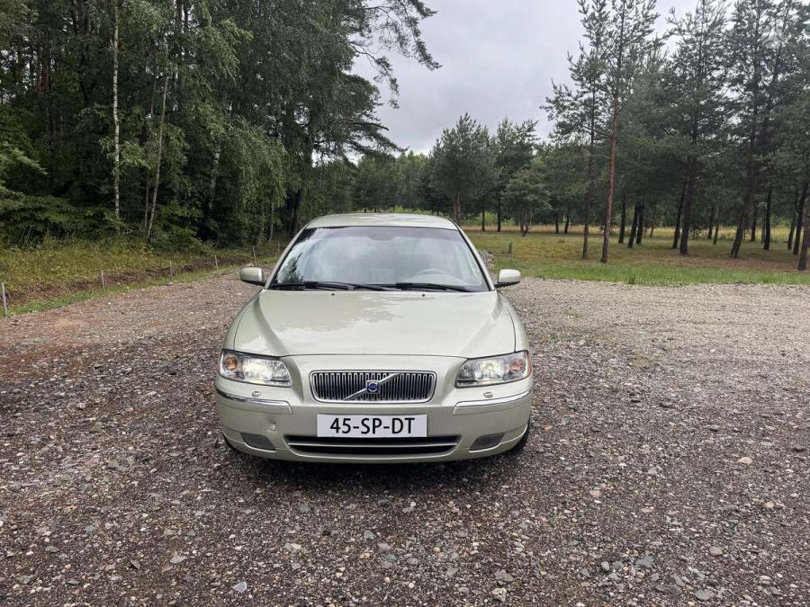 Yellow Volvo V70 2006 in Jonava, with an engine capacity of 2.40 L and mileage of 380 thousand km for 3750 €, photo 23 on AUTOMOTO.COM.LV