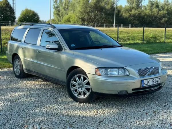 Yellow Volvo V70 2007 in Jelgava, with an engine capacity of 2.40 L and mileage of 316 thousand km for 2200 €, photo 2 on AUTOMOTO.COM.LV