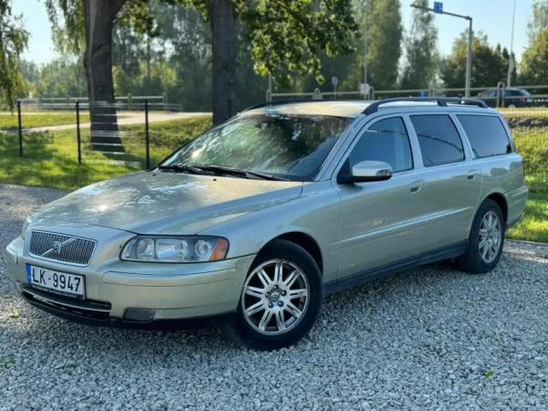 Yellow Volvo V70 2007 in Jelgava, with an engine capacity of 2.40 L and mileage of 316 thousand km for 2200 €, photo 3 on AUTOMOTO.COM.LV