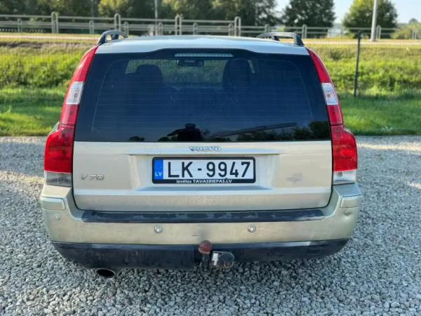Yellow Volvo V70 2007 in Jelgava, with an engine capacity of 2.40 L and mileage of 316 thousand km for 2200 €, photo 4 on AUTOMOTO.COM.LV