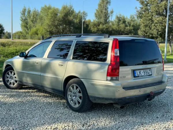 Yellow Volvo V70 2007 in Jelgava, with an engine capacity of 2.40 L and mileage of 316 thousand km for 2200 €, photo 5 on AUTOMOTO.COM.LV