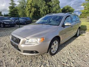 Dzeltens Volvo V70 2007 Prienai, ar dzinēja tilpumu 2.40 L un nobraukumu 303 tūkst. km par 3350 €, foto  vietnē AUTOMOTO.COM.LV
