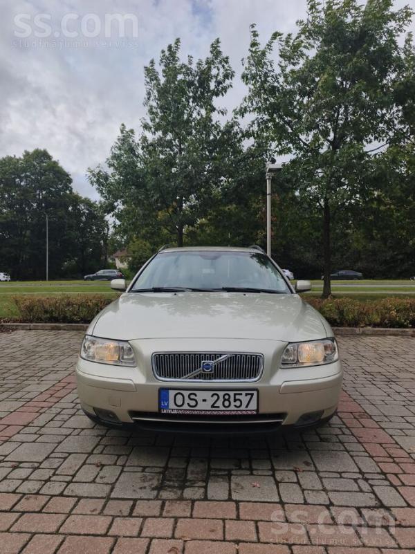 Volvo V70 2007 RÄ«ga vietnÄ Dzeltens Volvo V70 2007 RÄ«ga, ar dzinÄja tilpumu 2.40 L un nobraukumu 436 tÅ«kst. km par 2190 ā¬, foto 4 vietnÄ AUTOMOTO.COM.LV