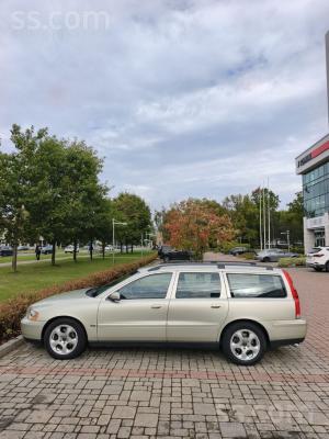 Yellow Volvo V70 2007 in Riga, with an engine capacity of 2.40 L and mileage of 436 thousand km for 2190 €, photo 6 on AUTOMOTO.COM.LV