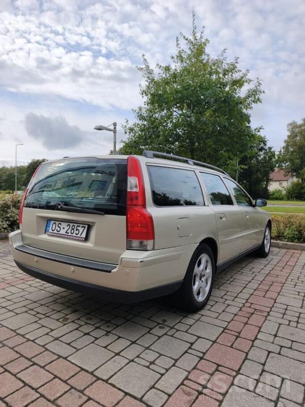 Volvo V70 2007 RÄ«ga vietnÄ Dzeltens Volvo V70 2007 RÄ«ga, ar dzinÄja tilpumu 2.40 L un nobraukumu 436 tÅ«kst. km par 2190 ā¬, foto 7 vietnÄ AUTOMOTO.COM.LV