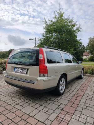 Yellow Volvo V70 2007 in Riga, with an engine capacity of 2.40 L and mileage of 436 thousand km for 2190 €, photo 7 on AUTOMOTO.COM.LV