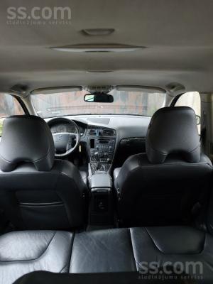 Yellow Volvo V70 2007 in Riga, with an engine capacity of 2.40 L and mileage of 436 thousand km for 2190 €, photo 16 on AUTOMOTO.COM.LV