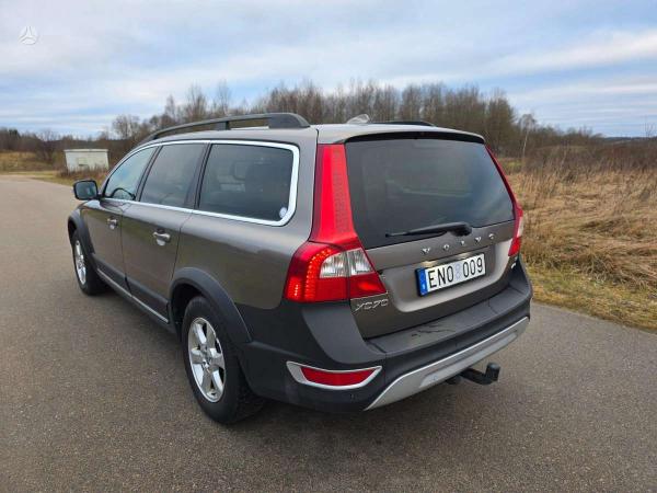 Yellow Volvo V70 2008 in Telschi, with an engine capacity of 2.40 L and mileage of 384 thousand km for 5900 €, photo 4 on AUTOMOTO.COM.LV
