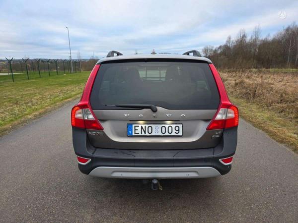 Yellow Volvo V70 2008 in Telschi, with an engine capacity of 2.40 L and mileage of 384 thousand km for 5900 €, photo 7 on AUTOMOTO.COM.LV