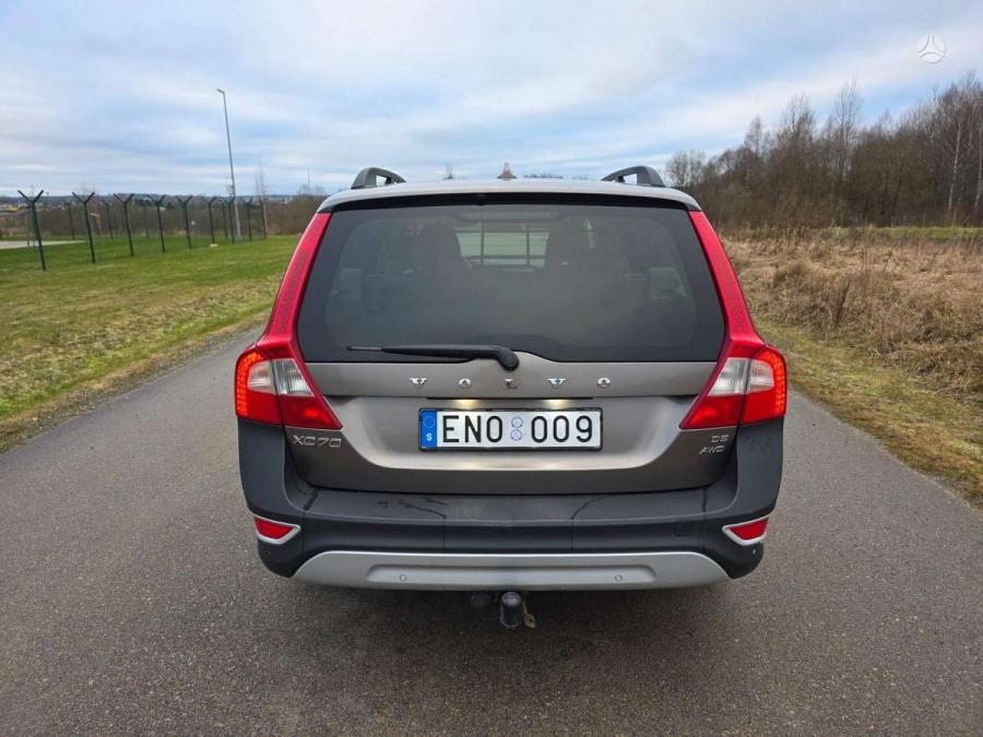 Yellow Volvo V70 2008 in Telschi, with an engine capacity of 2.40 L and mileage of 384 thousand km for 5900 €, photo 7 on AUTOMOTO.COM.LV