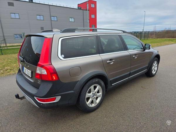 Yellow Volvo V70 2008 in Telschi, with an engine capacity of 2.40 L and mileage of 384 thousand km for 5900 €, photo 8 on AUTOMOTO.COM.LV