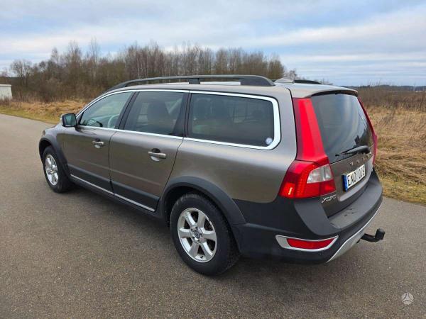 Yellow Volvo V70 2008 in Telschi, with an engine capacity of 2.40 L and mileage of 384 thousand km for 5900 €, photo 9 on AUTOMOTO.COM.LV