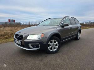 Yellow Volvo V70 2008 in Telschi, with an engine capacity of 2.40 L and mileage of 384 thousand km for 5900 €, photo 12 on AUTOMOTO.COM.LV