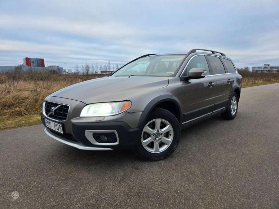 Yellow Volvo V70 2008 in Telschi, with an engine capacity of 2.40 L and mileage of 384 thousand km for 5900 €, photo 12 on AUTOMOTO.COM.LV