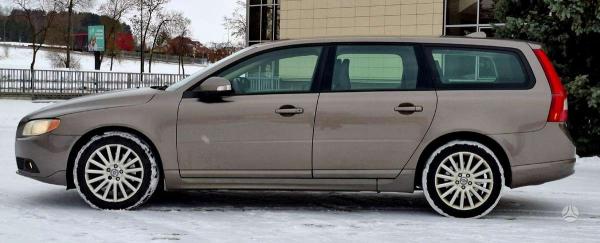 Dzeltens Volvo V70 2008 Alīta, ar dzinēja tilpumu 2.40 L un nobraukumu 274 tūkst. km par 3650 €, foto 5 vietnē AUTOMOTO.COM.LV