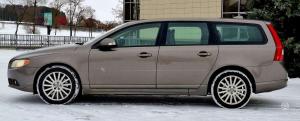 Dzeltens Volvo V70 2008 Alīta, ar dzinēja tilpumu 2.40 L un nobraukumu 274 tūkst. km par 3650 €, foto 5 vietnē AUTOMOTO.COM.LV