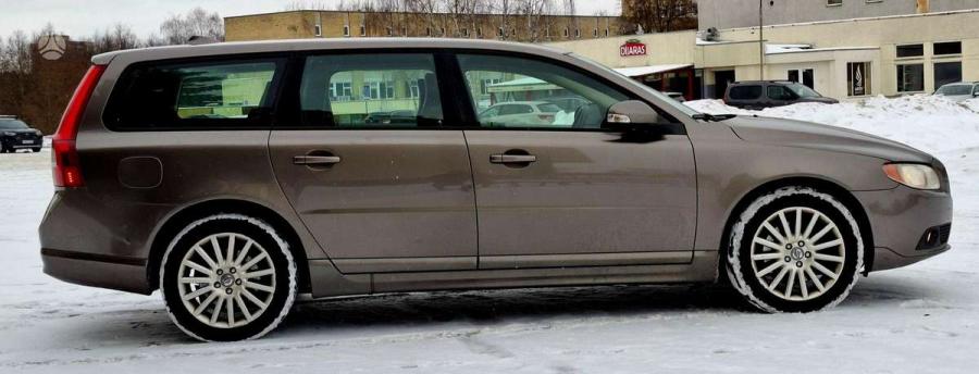 Dzeltens Volvo V70 2008 Alīta, ar dzinēja tilpumu 2.40 L un nobraukumu 274 tūkst. km par 3650 €, foto 6 vietnē AUTOMOTO.COM.LV