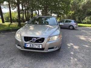Желтый Вольво В70 2008 в Утена, объемом двигателя 2.40 л и пробегом 377 тыс. км за 2800 €, фото  на AUTOMOTO.COM.LV