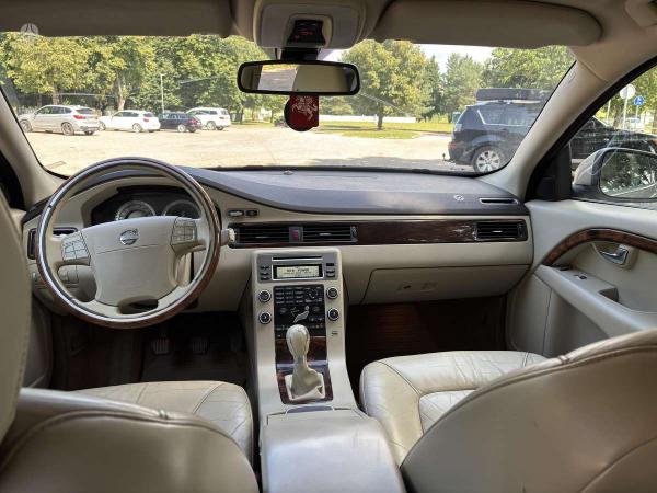 Dzeltens Volvo V70 2008 Utena, ar dzinēja tilpumu 2.40 L un nobraukumu 377 tūkst. km par 2800 €, foto 6 vietnē AUTOMOTO.COM.LV