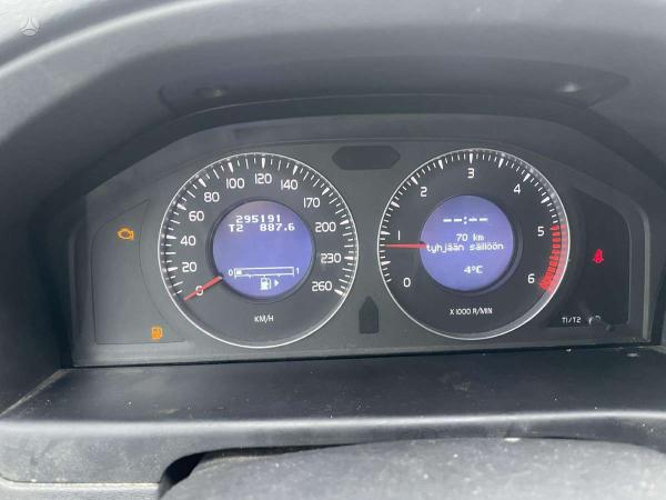 Желтый Вольво В70 2009 в Вильнюс, объемом двигателя 2.00 л и пробегом 295 тыс. км за 1900 €, фото 11 на AUTOMOTO.COM.LV