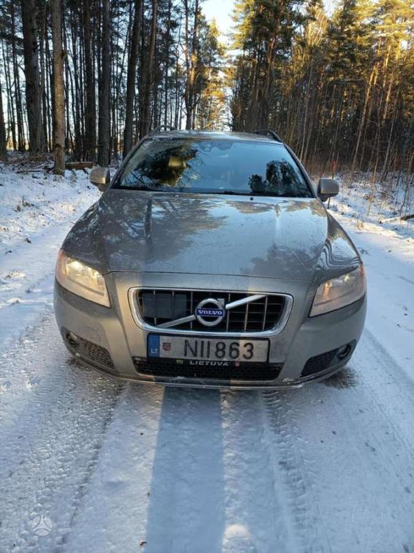 Dzeltens Volvo V70 2011 Šilutė, ar dzinēja tilpumu 2.00 L un nobraukumu 306 tūkst. km par 6400 €, foto 2 vietnē AUTOMOTO.COM.LV