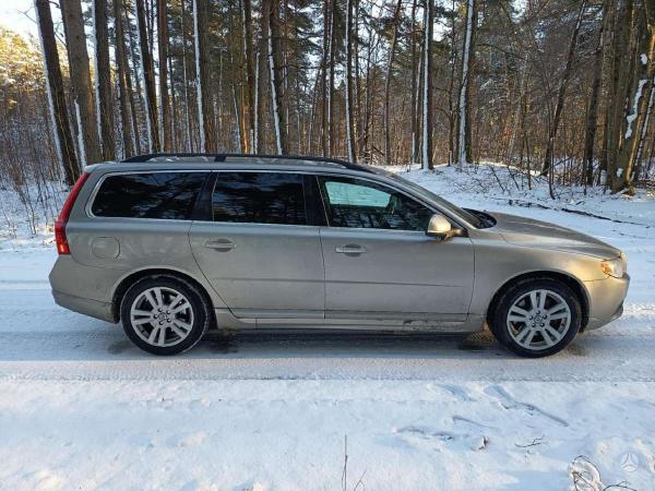 Dzeltens Volvo V70 2011 Šilutė, ar dzinēja tilpumu 2.00 L un nobraukumu 306 tūkst. km par 6400 €, foto 8 vietnē AUTOMOTO.COM.LV