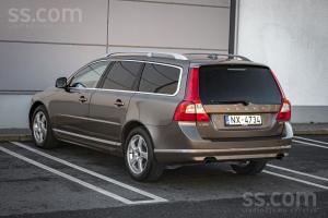 Dzeltens Volvo V70 2011 Rīga, ar dzinēja tilpumu 2.40 L un nobraukumu 0 tūkst. km par 6490 €, foto 7 vietnē AUTOMOTO.COM.LV