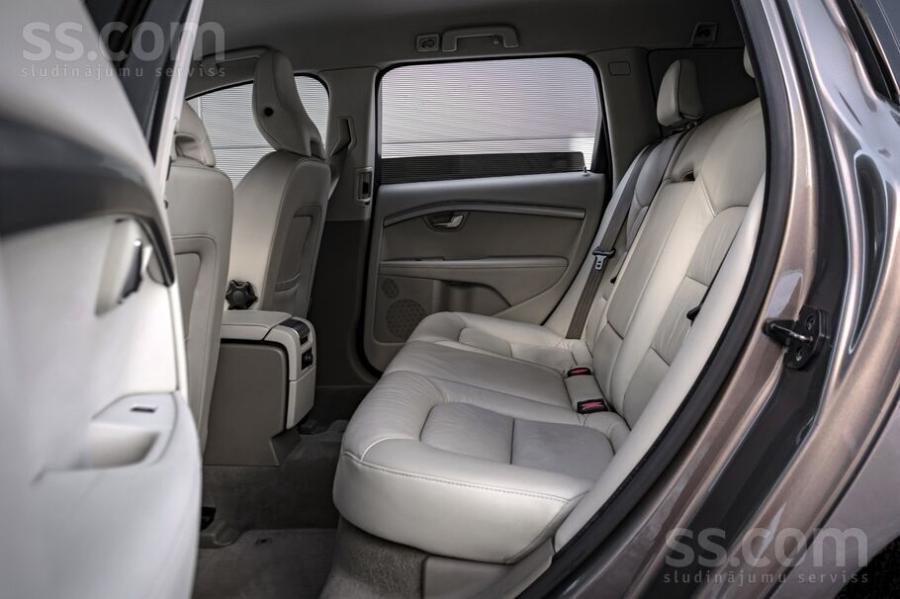 Dzeltens Volvo V70 2011 Rīga, ar dzinēja tilpumu 2.40 L un nobraukumu 0 tūkst. km par 6490 €, foto 14 vietnē AUTOMOTO.COM.LV