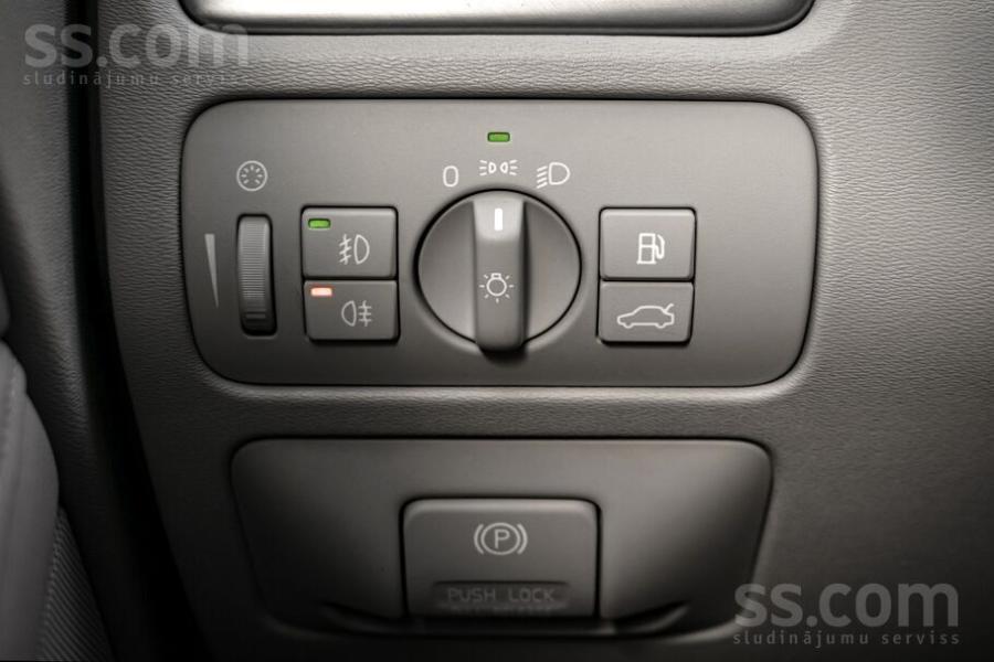 Dzeltens Volvo V70 2011 Rīga, ar dzinēja tilpumu 2.40 L un nobraukumu 0 tūkst. km par 6490 €, foto 18 vietnē AUTOMOTO.COM.LV