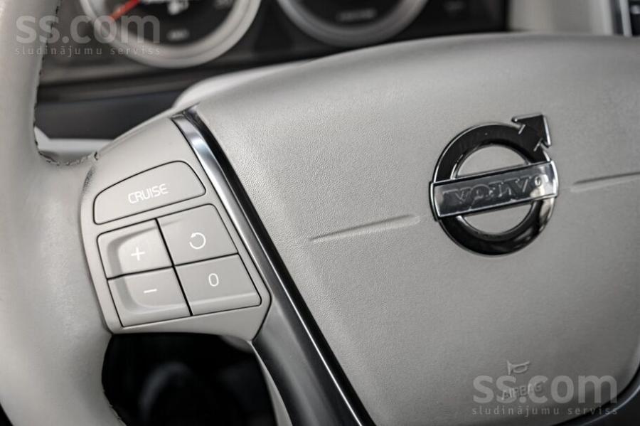 Dzeltens Volvo V70 2011 Rīga, ar dzinēja tilpumu 2.40 L un nobraukumu 0 tūkst. km par 6490 €, foto 22 vietnē AUTOMOTO.COM.LV