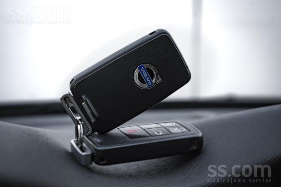 Dzeltens Volvo V70 2011 Rīga, ar dzinēja tilpumu 2.40 L un nobraukumu 0 tūkst. km par 6490 €, foto 31 vietnē AUTOMOTO.COM.LV