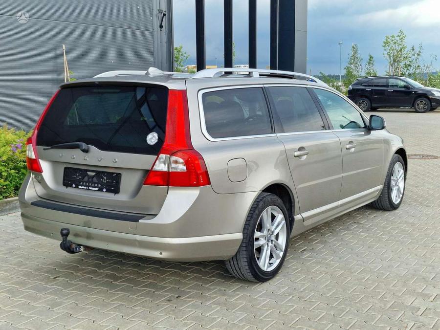 Dzeltens Volvo V70 2011 Viļņa, ar dzinēja tilpumu 1.98 L un nobraukumu 230 tūkst. km par 6190 €, foto 7 vietnē AUTOMOTO.COM.LV