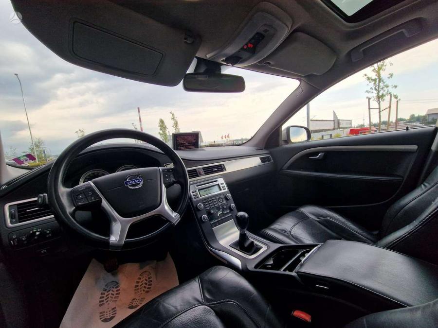 Dzeltens Volvo V70 2011 Viļņa, ar dzinēja tilpumu 1.98 L un nobraukumu 230 tūkst. km par 6190 €, foto 14 vietnē AUTOMOTO.COM.LV