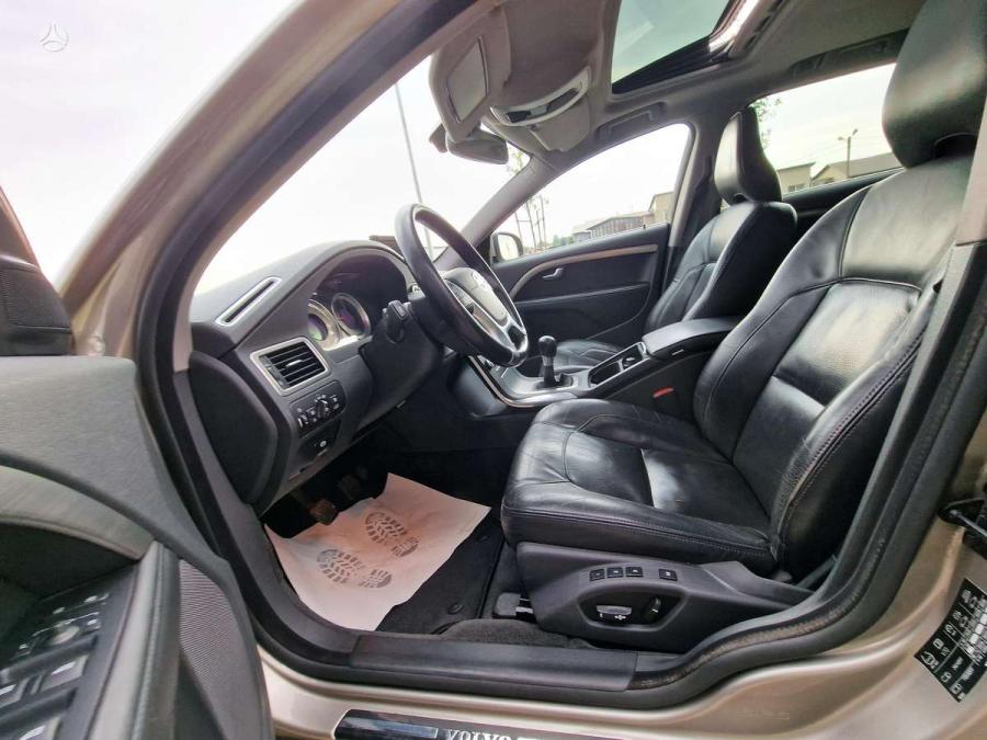 Dzeltens Volvo V70 2011 Viļņa, ar dzinēja tilpumu 1.98 L un nobraukumu 230 tūkst. km par 6190 €, foto 15 vietnē AUTOMOTO.COM.LV