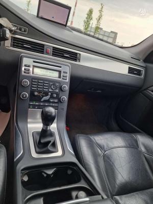 Dzeltens Volvo V70 2011 Viļņa, ar dzinēja tilpumu 1.98 L un nobraukumu 230 tūkst. km par 6190 €, foto 17 vietnē AUTOMOTO.COM.LV
