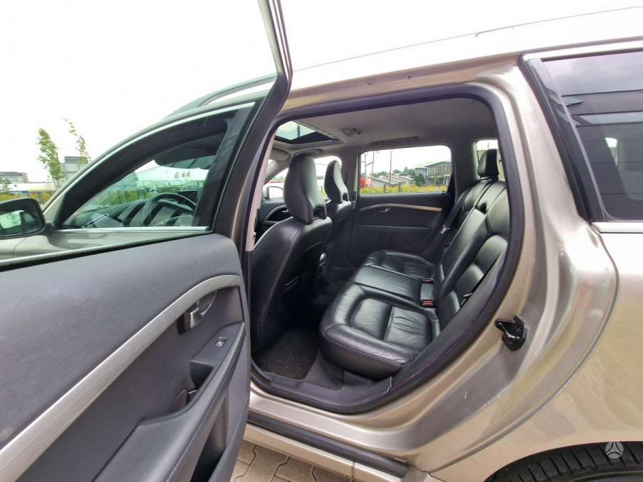 Dzeltens Volvo V70 2011 Viļņa, ar dzinēja tilpumu 1.98 L un nobraukumu 230 tūkst. km par 6190 €, foto 22 vietnē AUTOMOTO.COM.LV