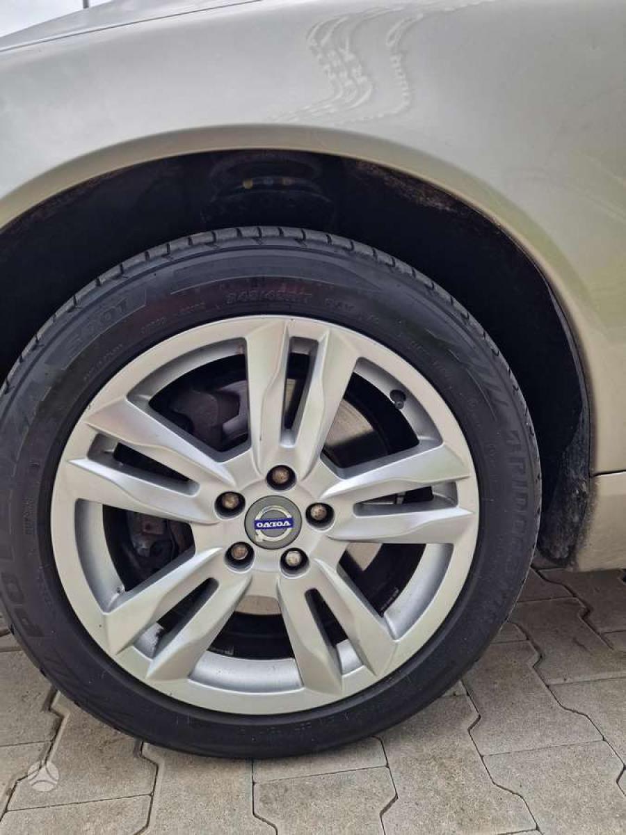 Dzeltens Volvo V70 2011 Viļņa, ar dzinēja tilpumu 1.98 L un nobraukumu 230 tūkst. km par 6190 €, foto 24 vietnē AUTOMOTO.COM.LV